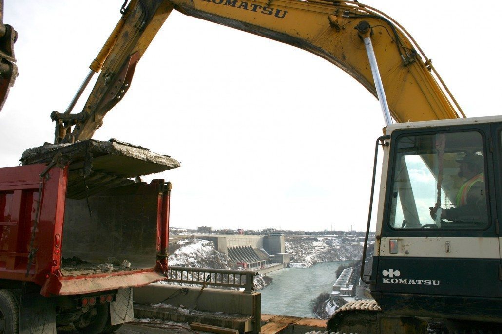 Kenco Slab Crab | Concrete Slab Removal Bucket | Excavator Buckets ...